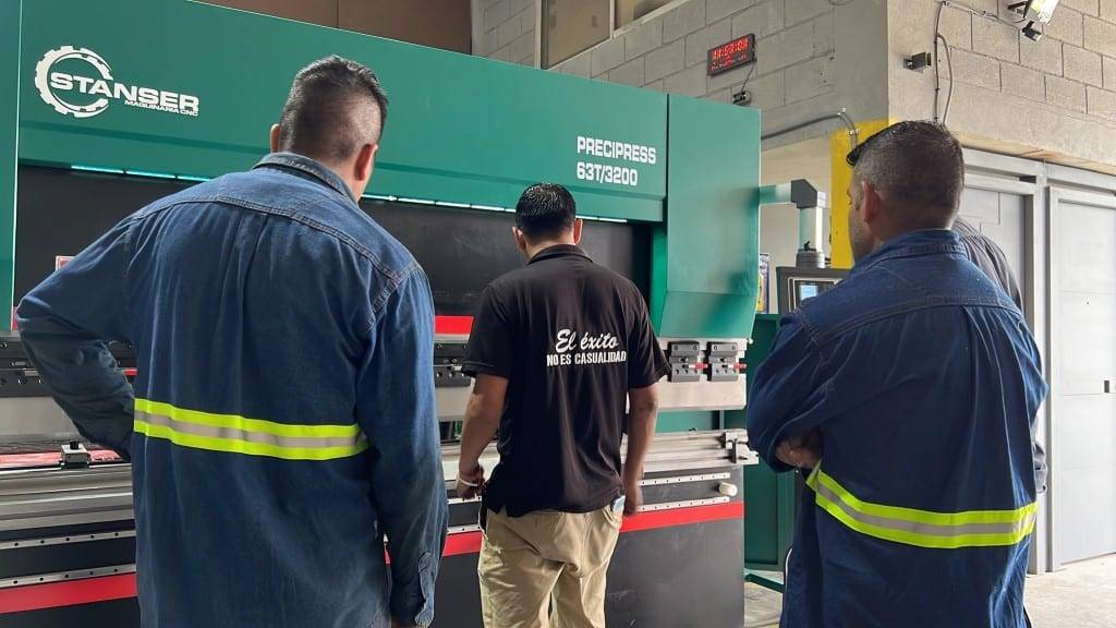 Stanser Venta De Maquinas CNC Router Laser CO2 Plasma Fibra